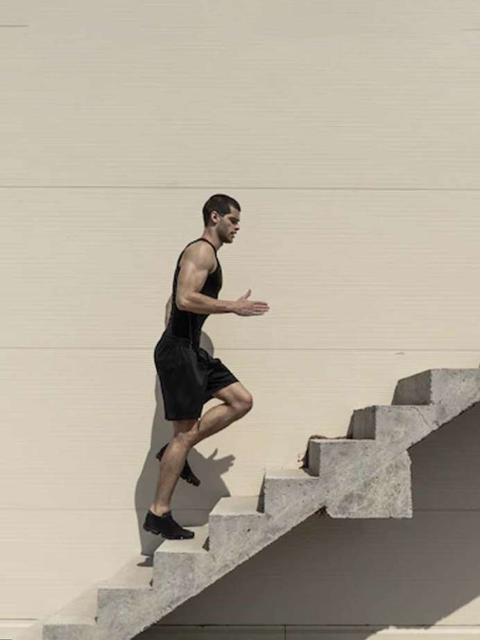 सीढ़ियां चढ़ने-उतरने से मिलते हैं कमाल के फायदे | stairs | gym ...