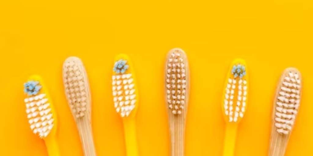 6 Everyday Mistakes That Might Cause Yellow Teeth | OnlyMyHealth