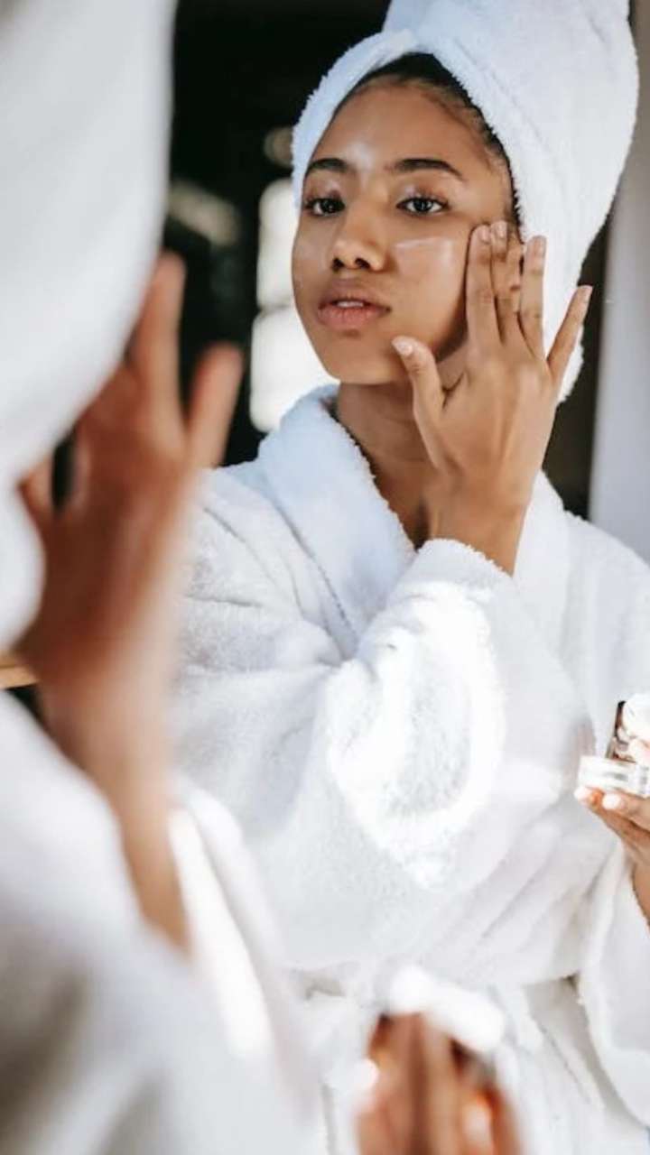 How To Prevent Oily Skin This Monsoon, Check Out The Tips!