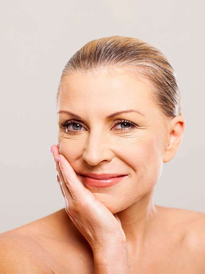 हफ्ते भर में कम होने लगेंगी झुर्रियां, चेहरे पर लगाएं ये चीजें ...