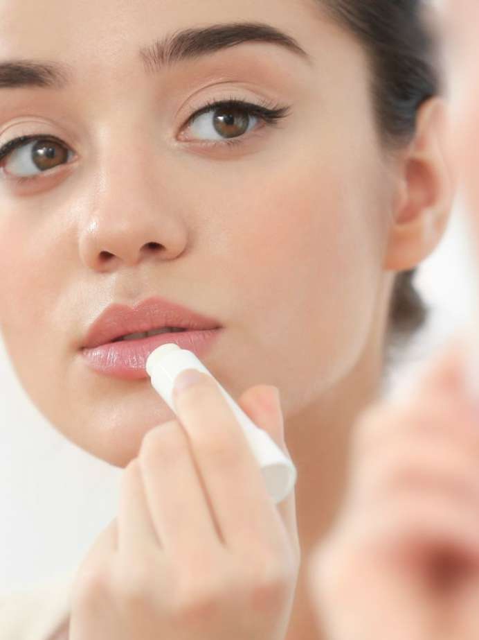 5 Home Remedies To Get Pink Lips Naturally | Onlymyhealth